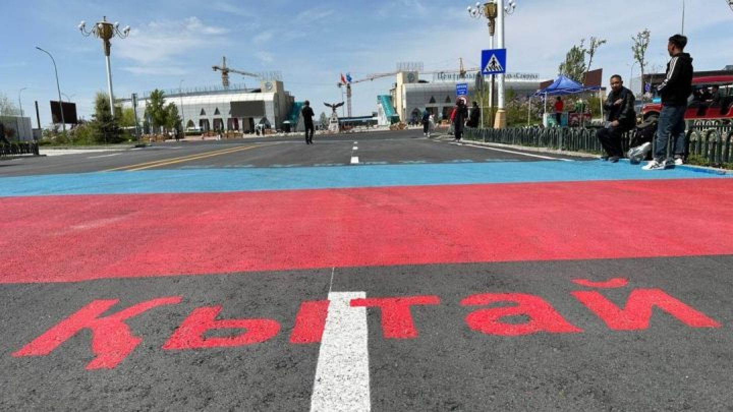 New Old Faces? Who Is Tending to Khorgos Visitors Now?