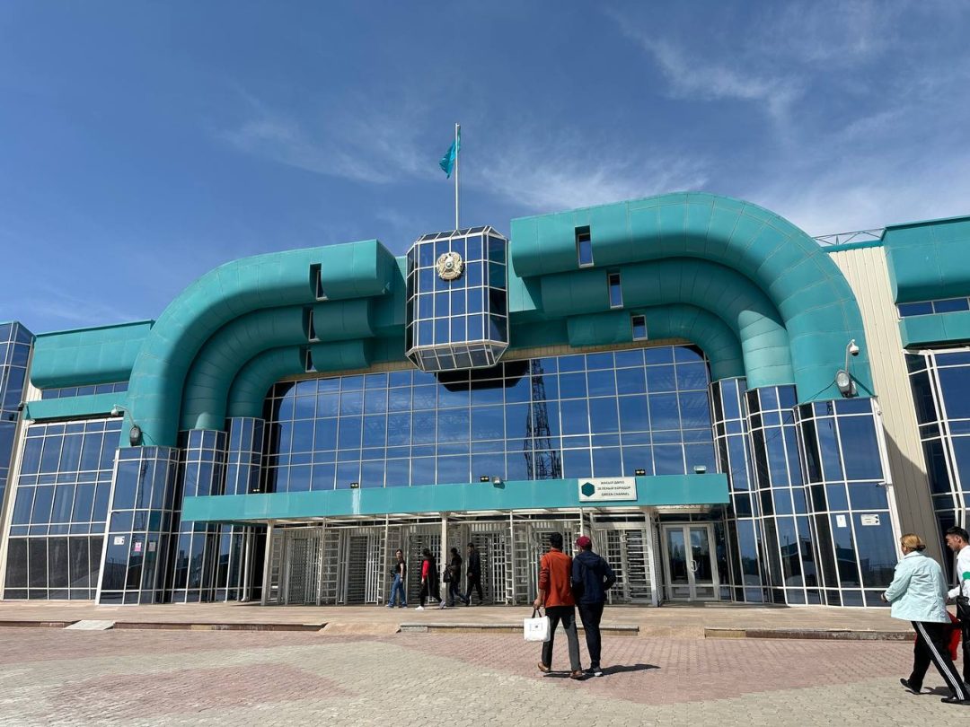 New Old Faces? Who Is Tending to Khorgos Visitors Now?